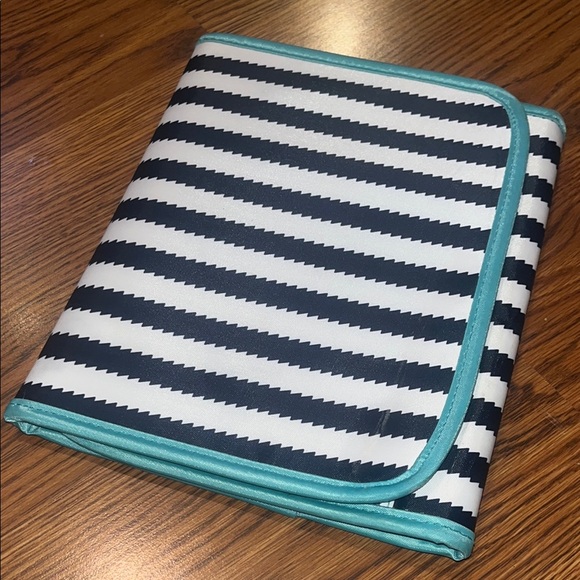 thirty-one | Office | Thirty One Fold It Up Organizer Navy Wave Paper ...